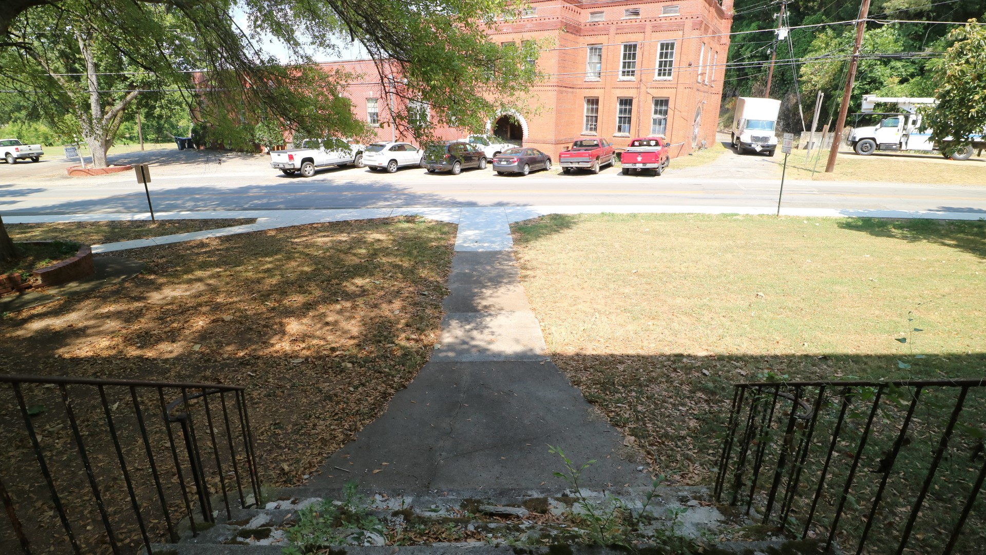 Locations Hub - Cave Spring City Hall