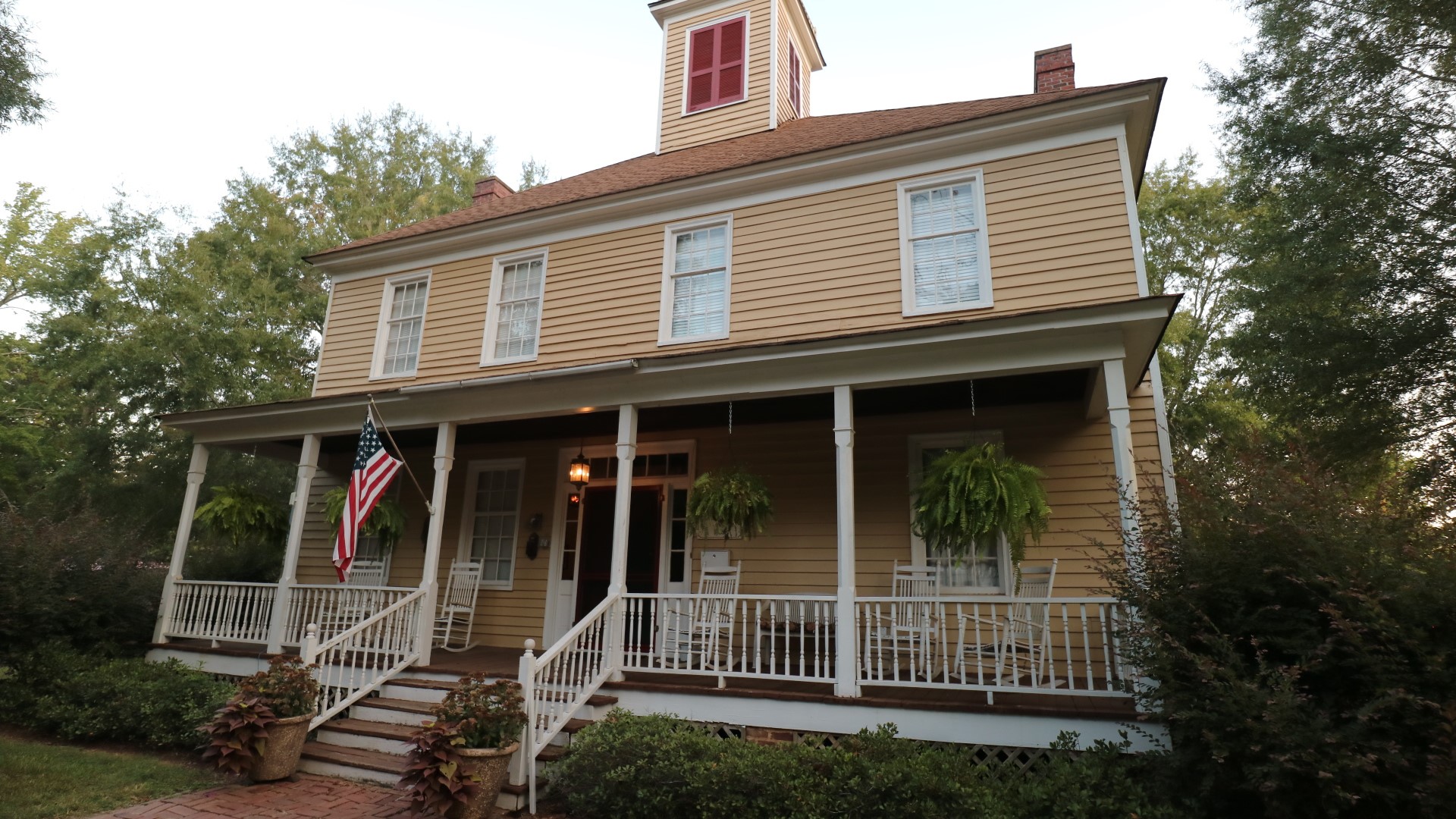 Locations Hub - Hearn Inn