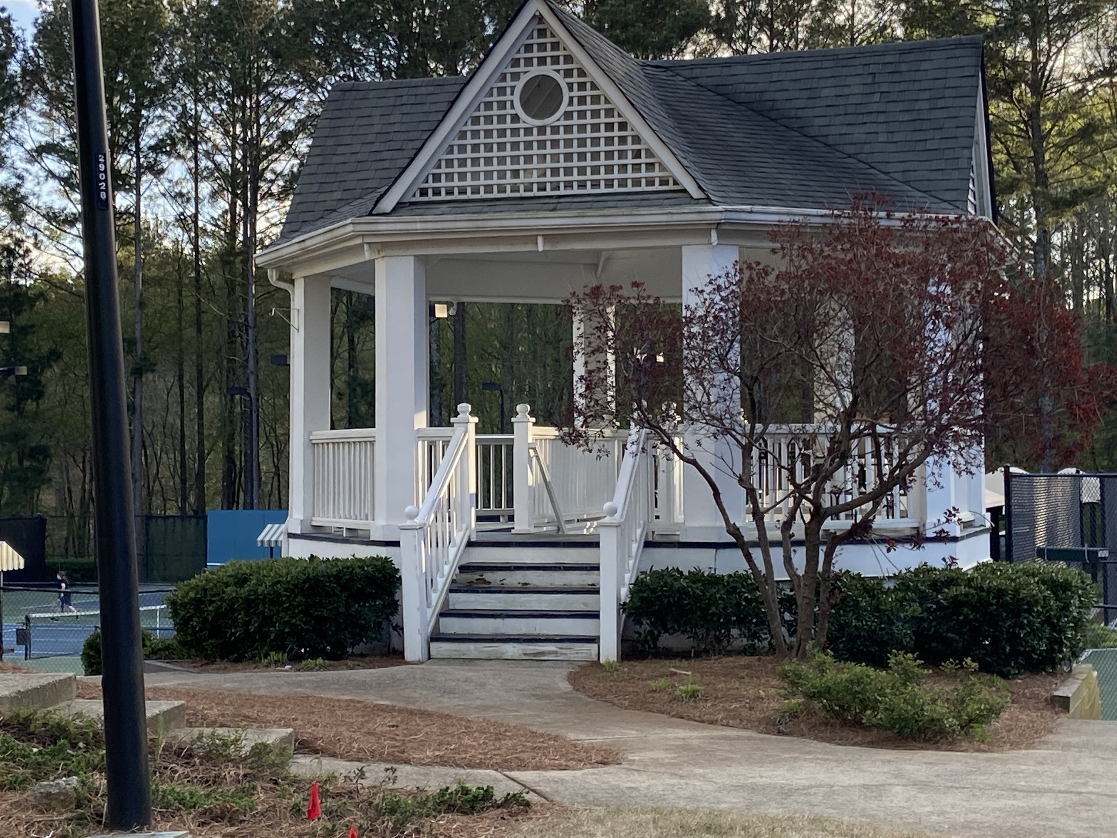 Locations Hub - Edgewater Lakeside Terrace