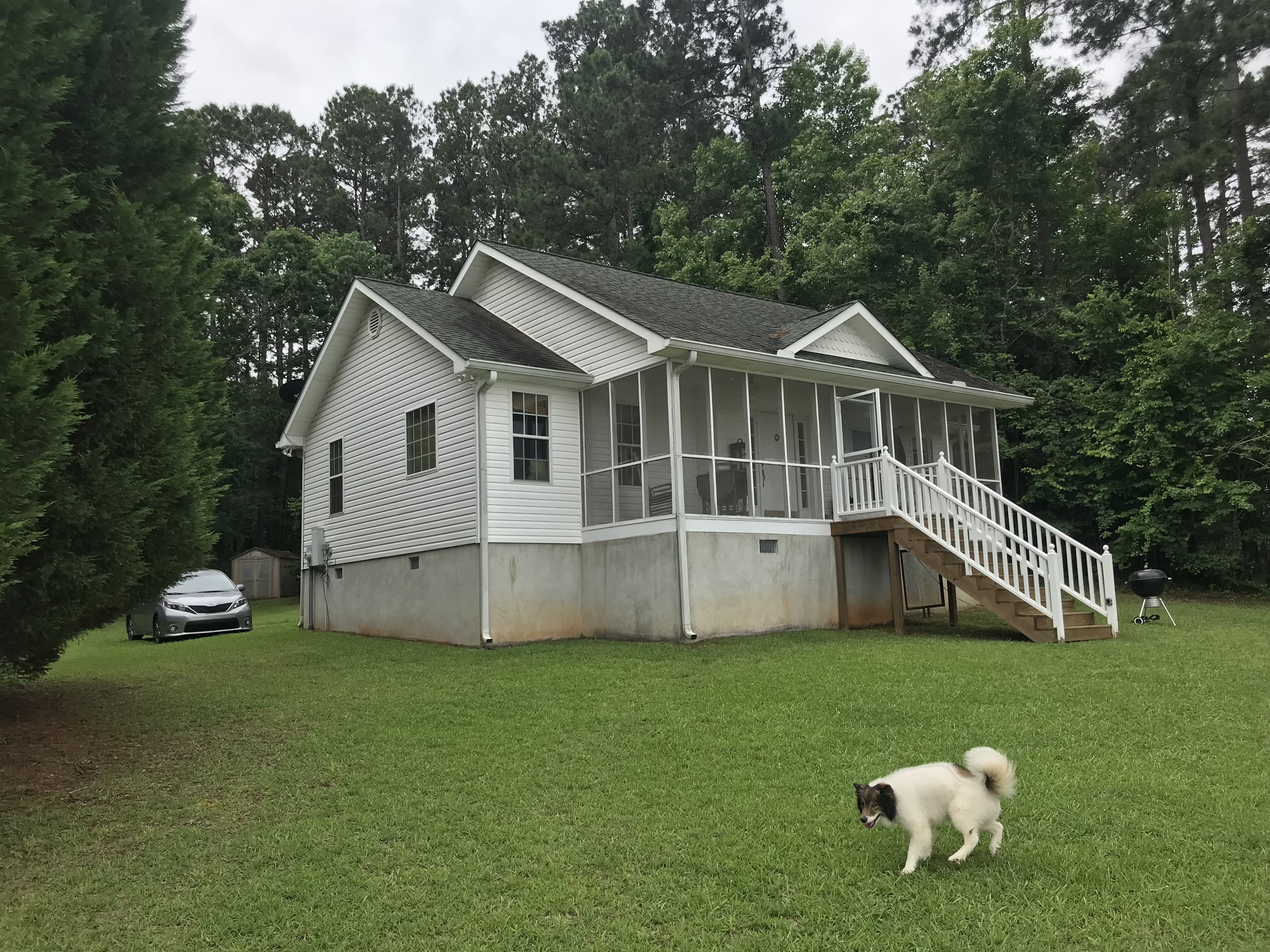 Locations Hub - Lake Sinclair Cottage