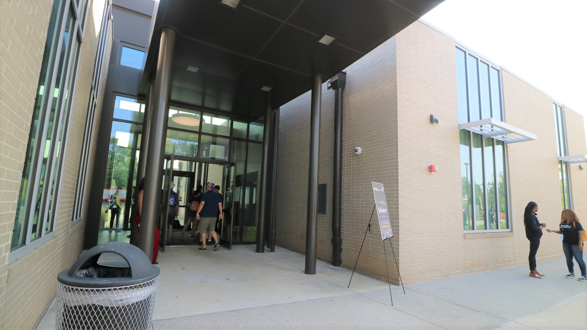Locations Hub - Metropolitan Library (Fulton County Library System)