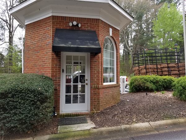 Locations Hub - Whitewater Creek Country Club and guard gate