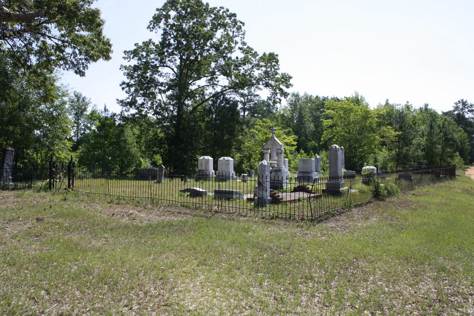 Locations Hub - Jeff McRae House and Cemetery