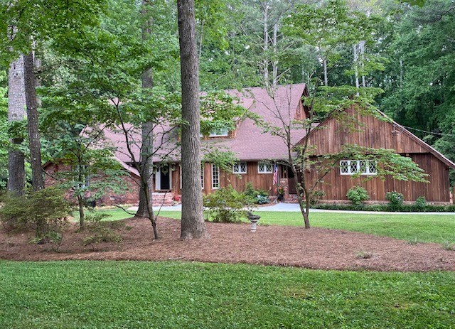 Locations Hub - Unique Cabin / Farmhouse in Smoke Rise Georgia