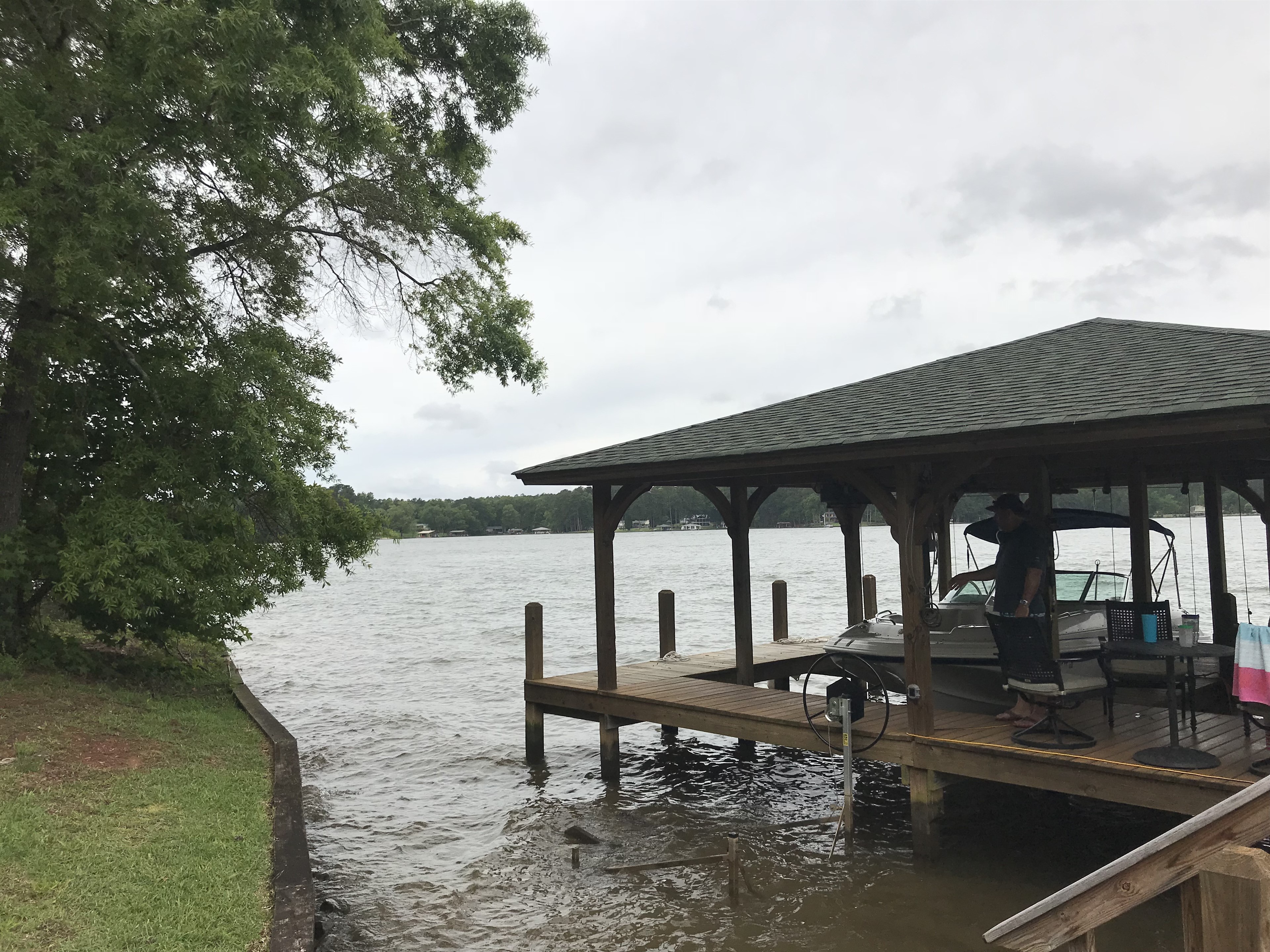 Locations Hub - Lake Sinclair Cottage