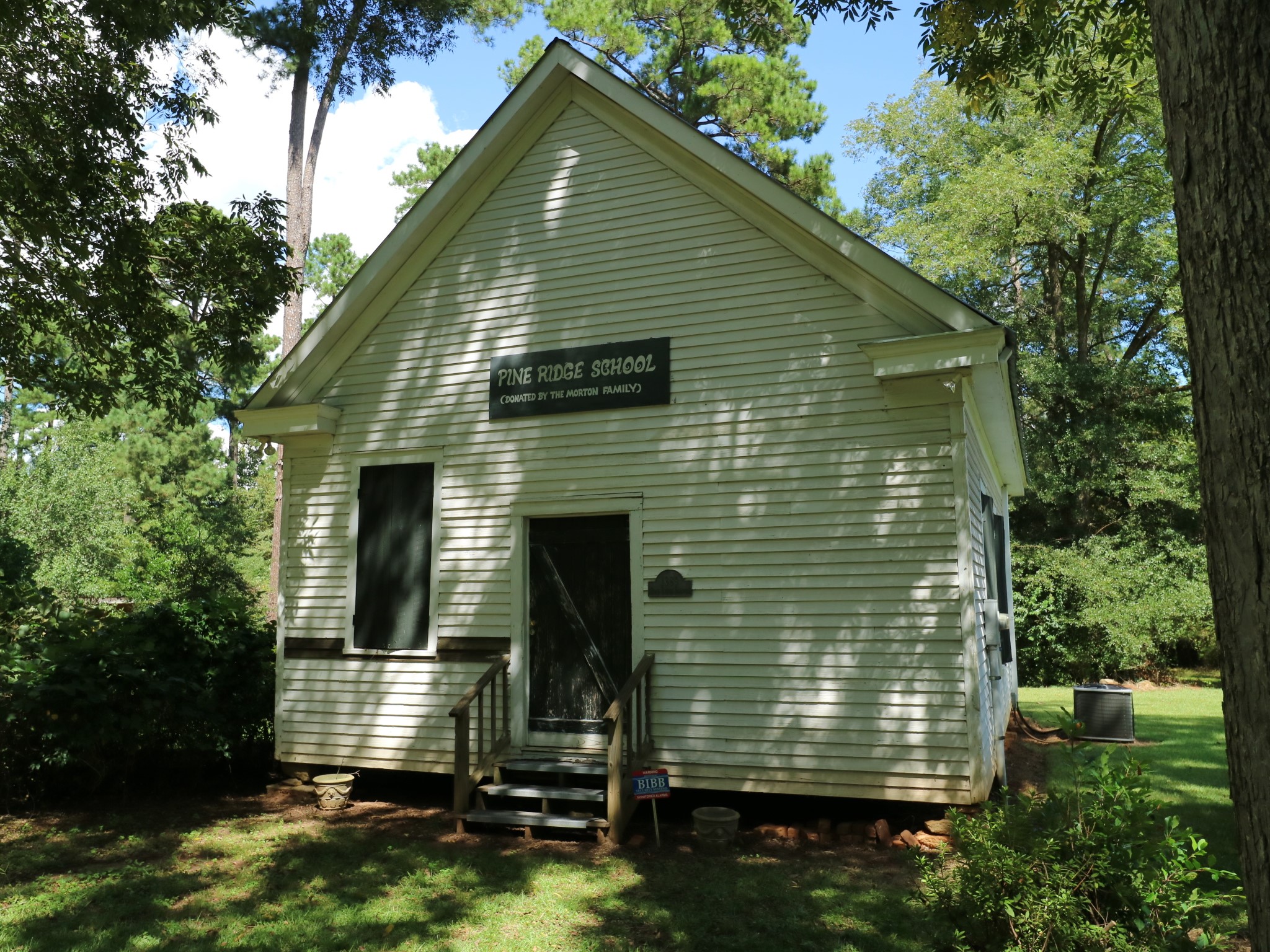 Locations Hub - Old Clinton Historic District