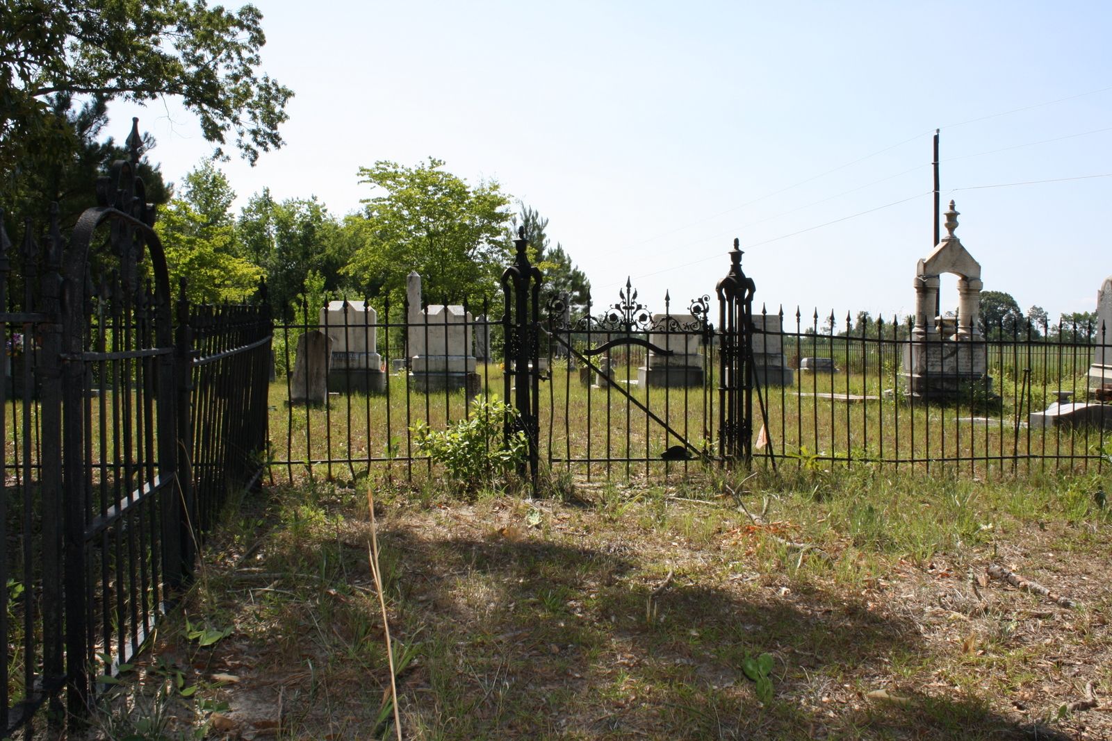 Locations Hub - Jeff McRae House and Cemetery
