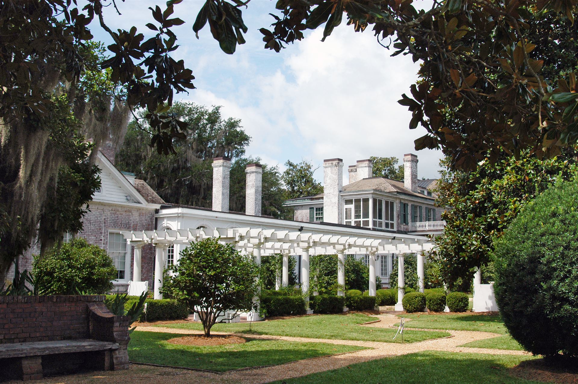 Locations Hub - Pebble Hill Plantation