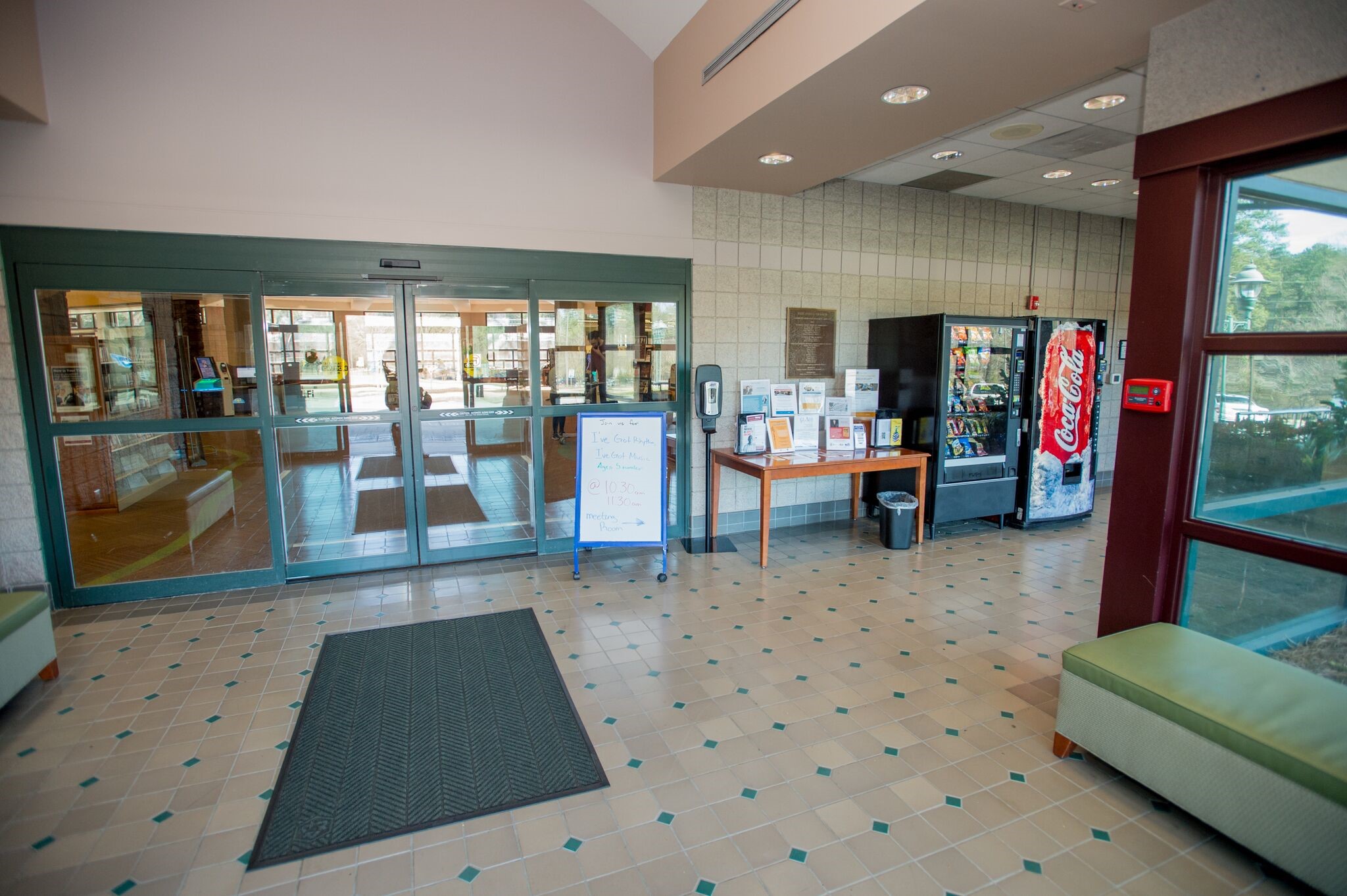 Locations Hub - Five Forks Branch - Gwinnett County Public Library