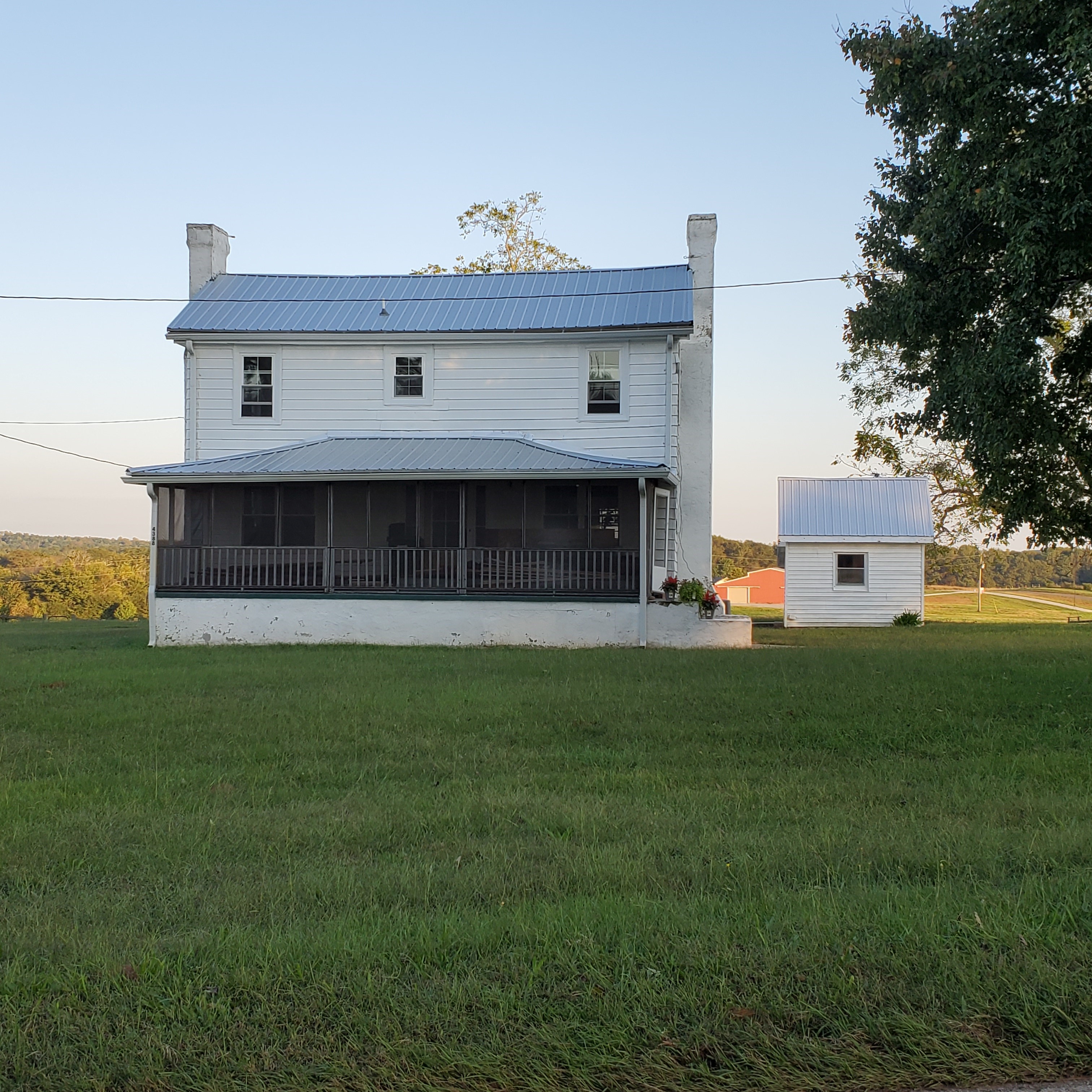 Locations Hub - Renovated 1850s Farmhouse