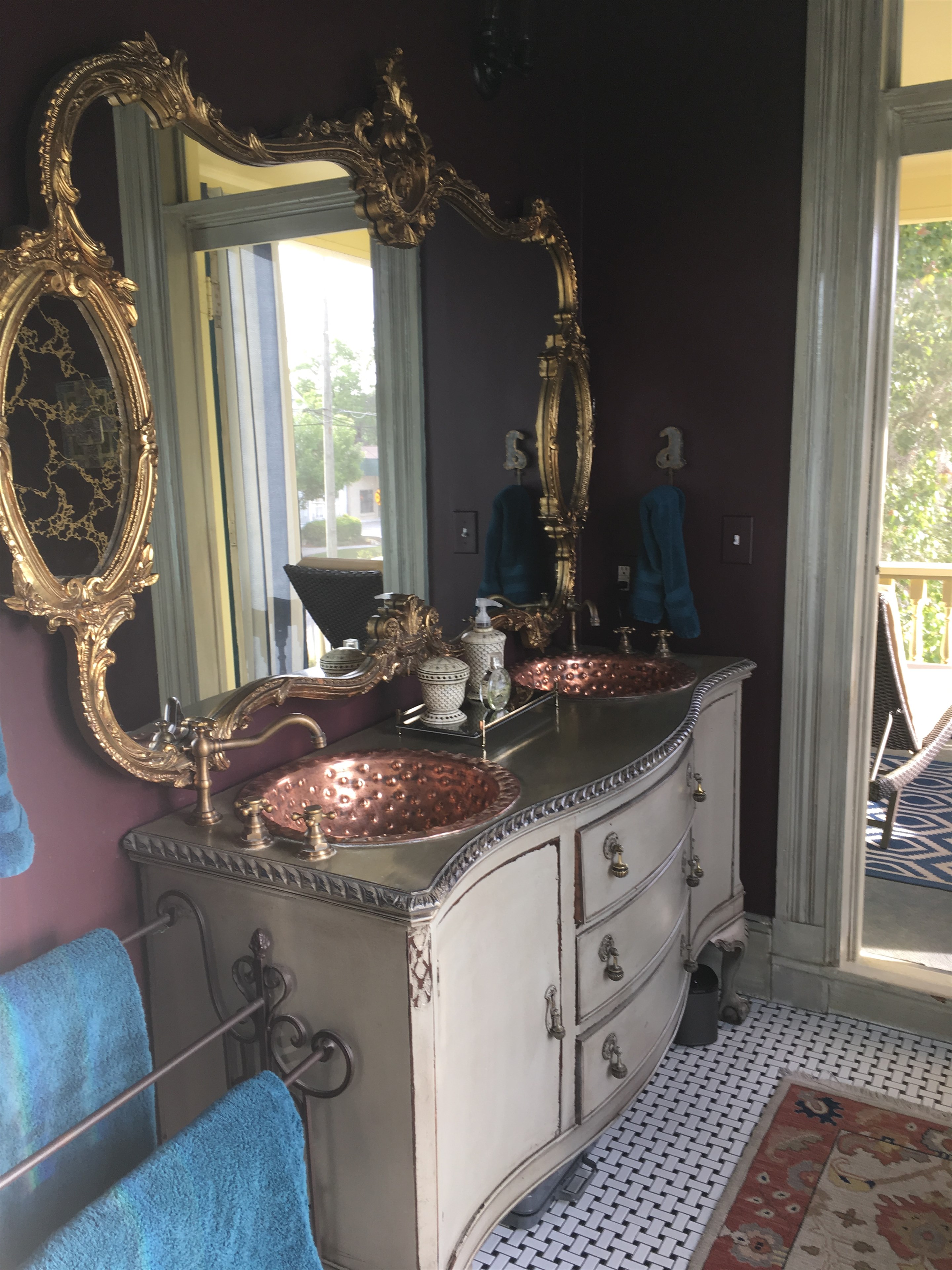 Locations Hub - Stanford Haupt House