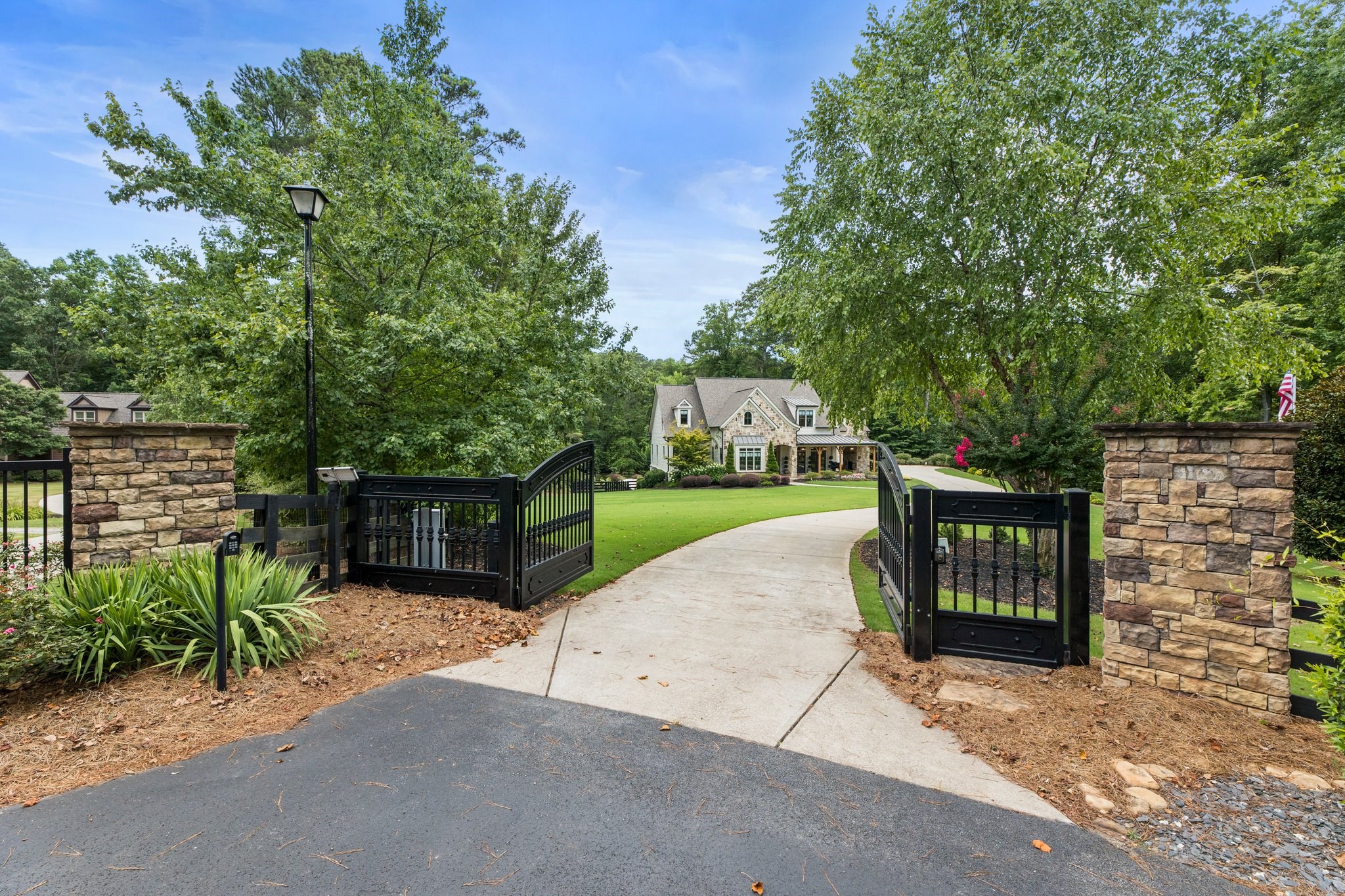 Locations Hub - Private Luxury Estate w/Acreage and small lake North GA