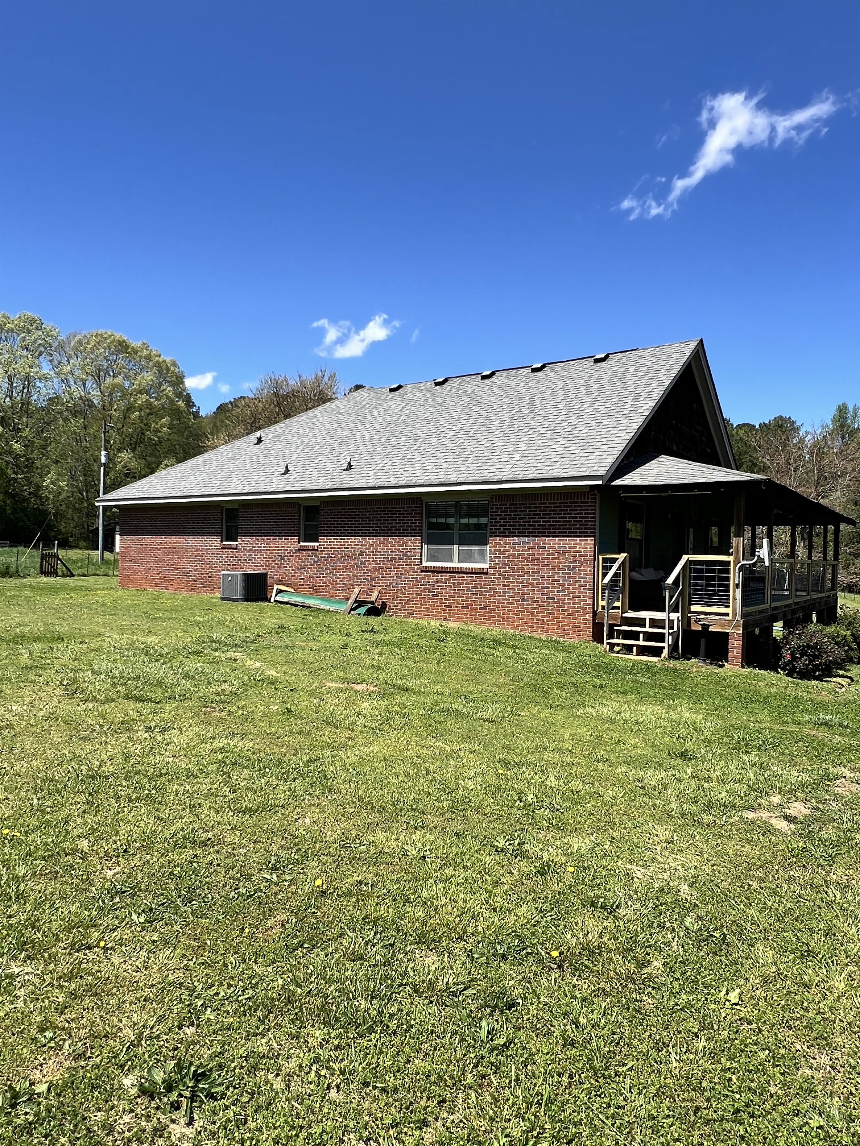 Locations Hub - Jacobs Farm - 28 Acres w/House