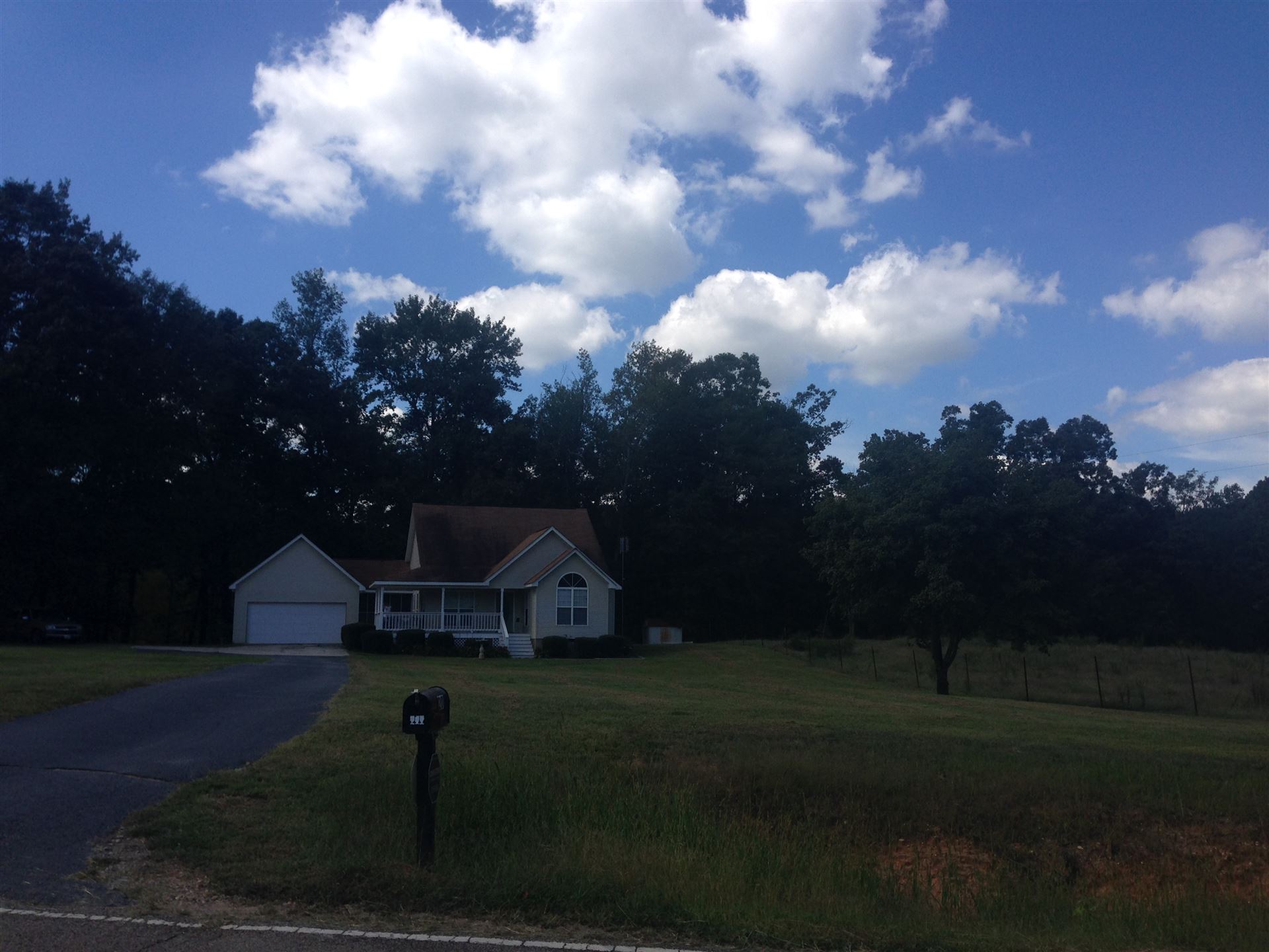 Locations Hub - 600 Acre Farm w/5 Houses