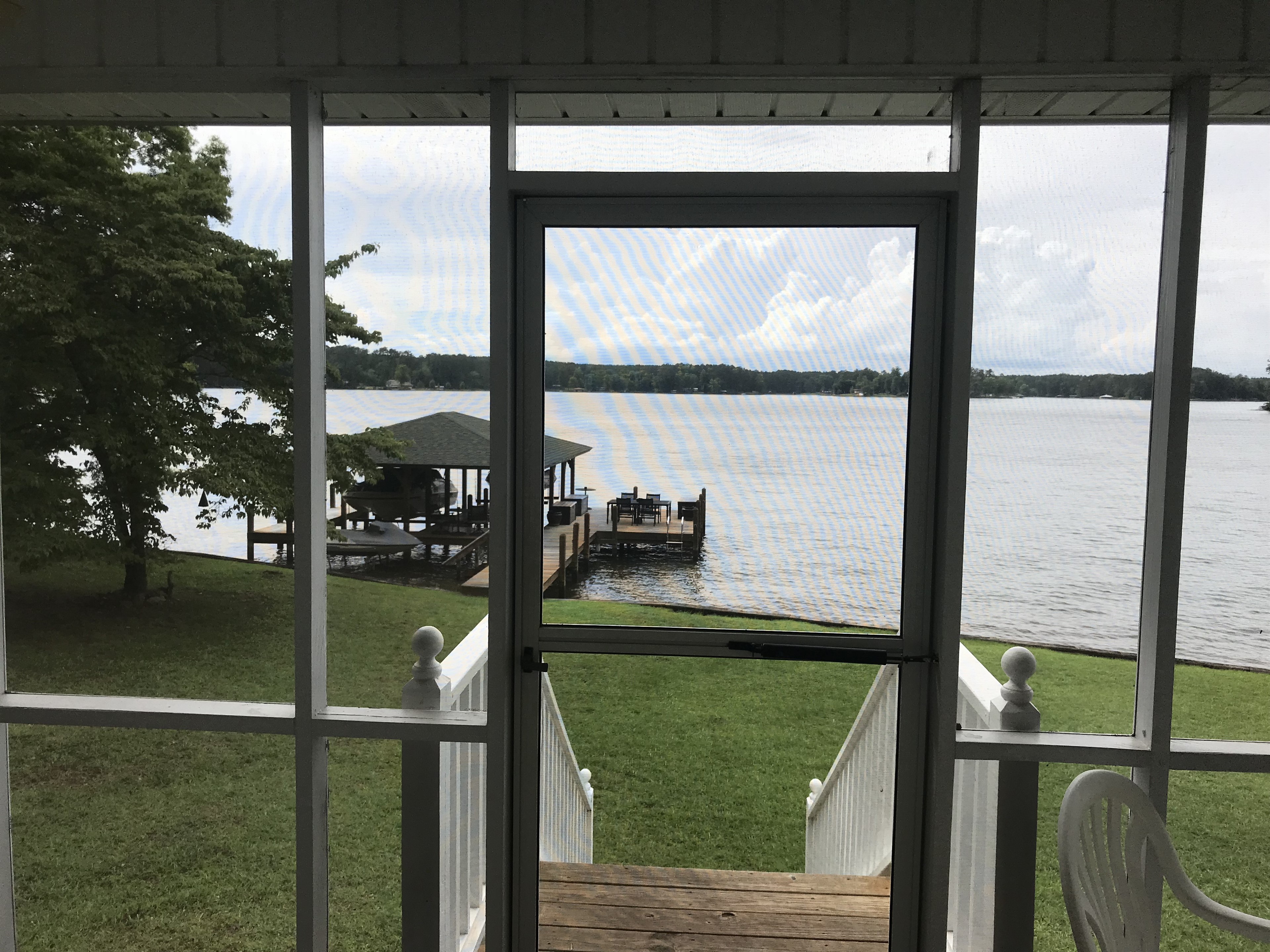 Locations Hub - Lake Sinclair Cottage