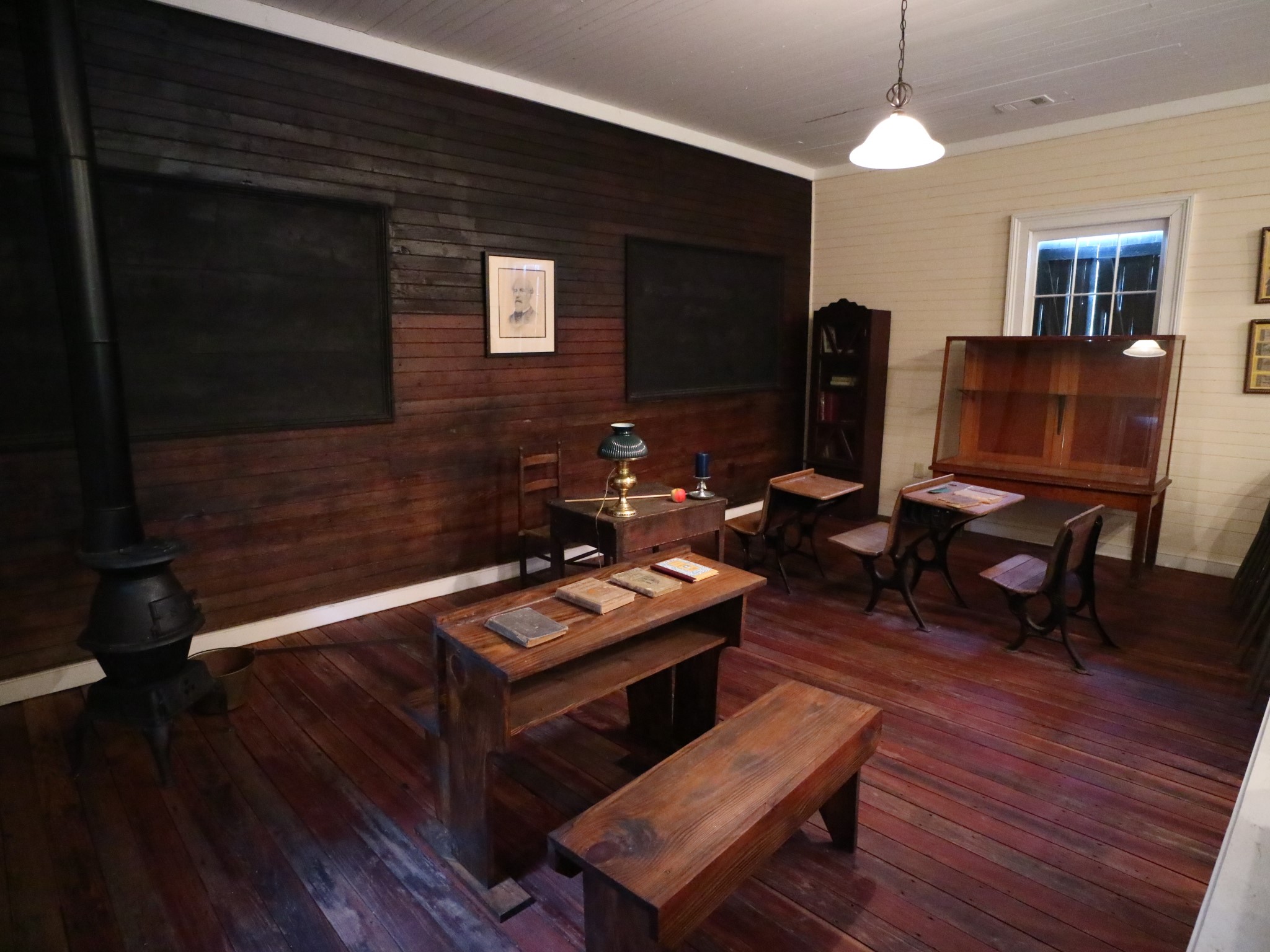 Locations Hub - Old Clinton Historic District