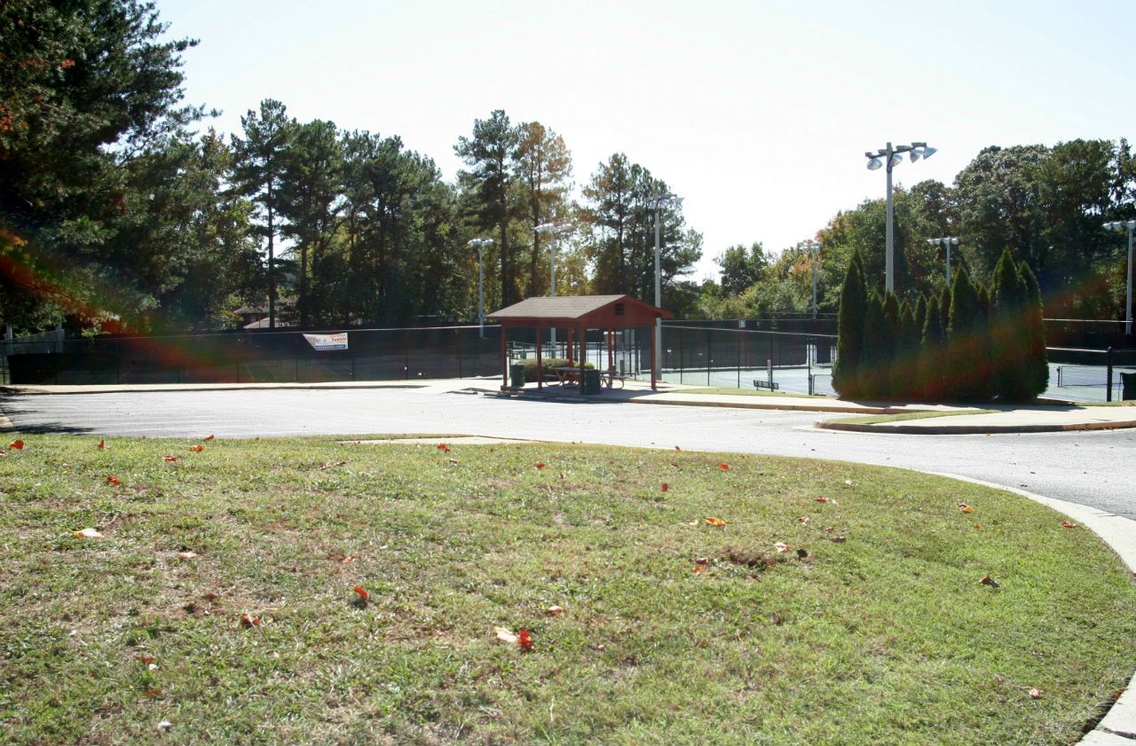 Locations Hub - Tolleson Park & Pool