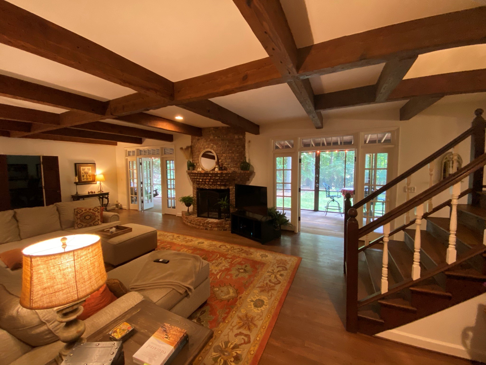 Locations Hub - Unique Cabin / Farmhouse in Smoke Rise Georgia