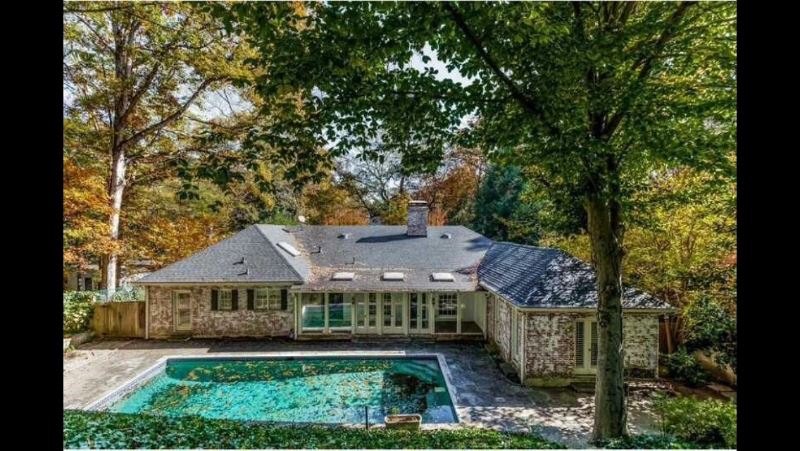 Locations Hub - 1960s/1970s Ranch Home in the Heart of Buckhead