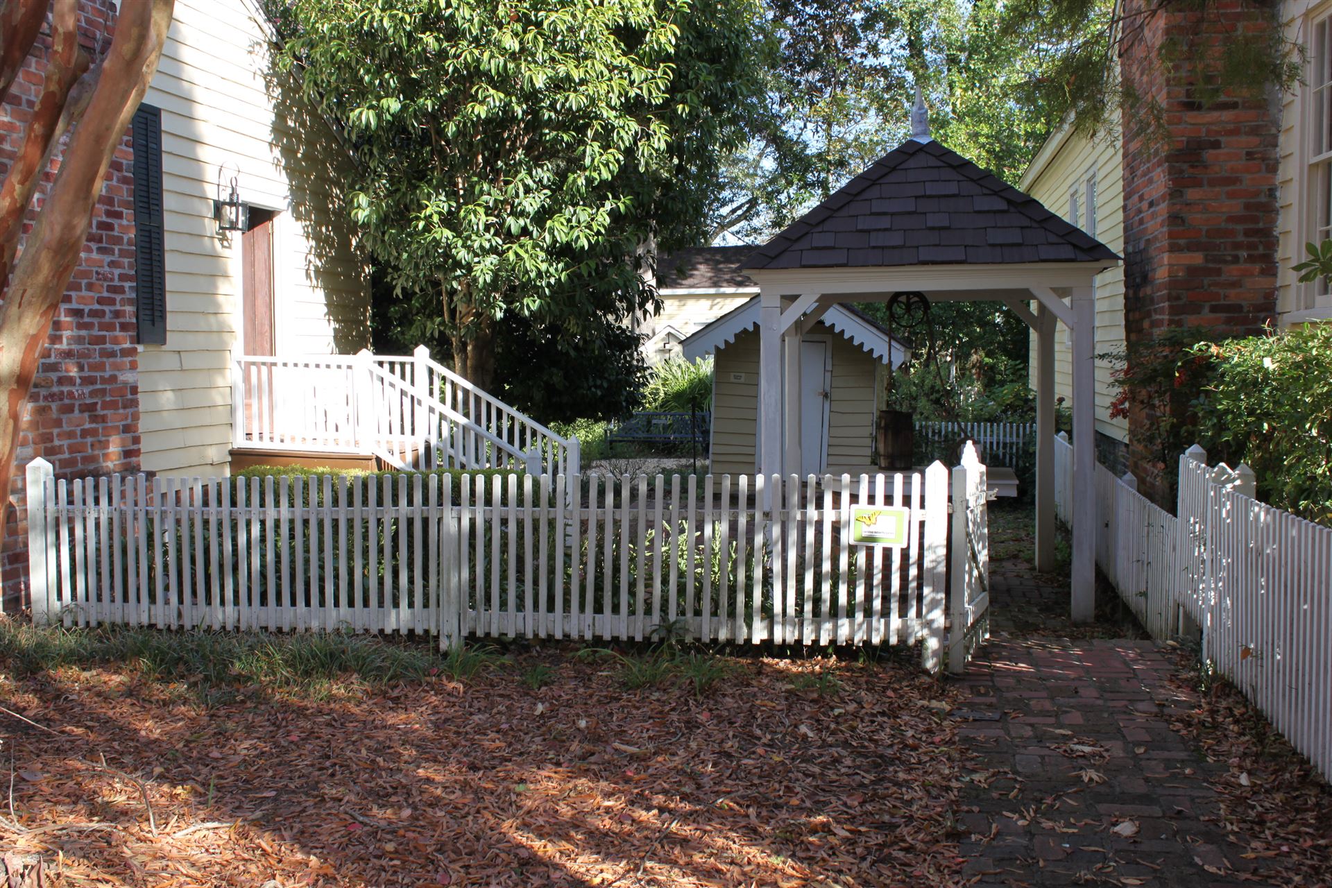 Locations Hub - Walker-Peters-Langdon House