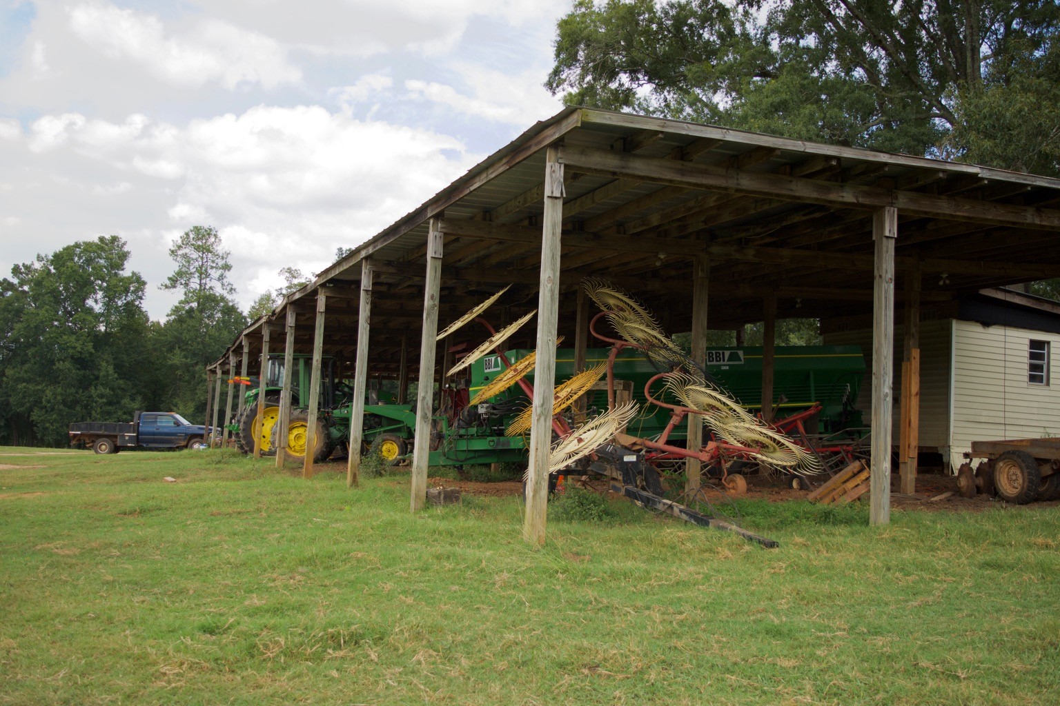 Locations Hub - Gore Farm - 600+ Acre Cattle Farm