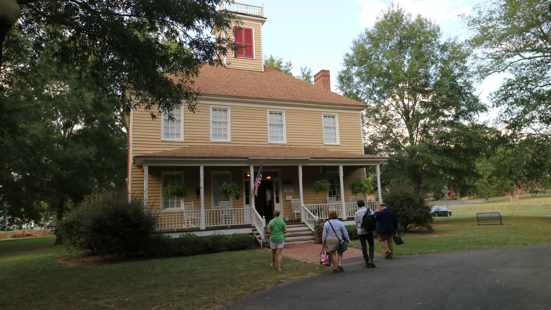 Locations Hub - Hearn Inn