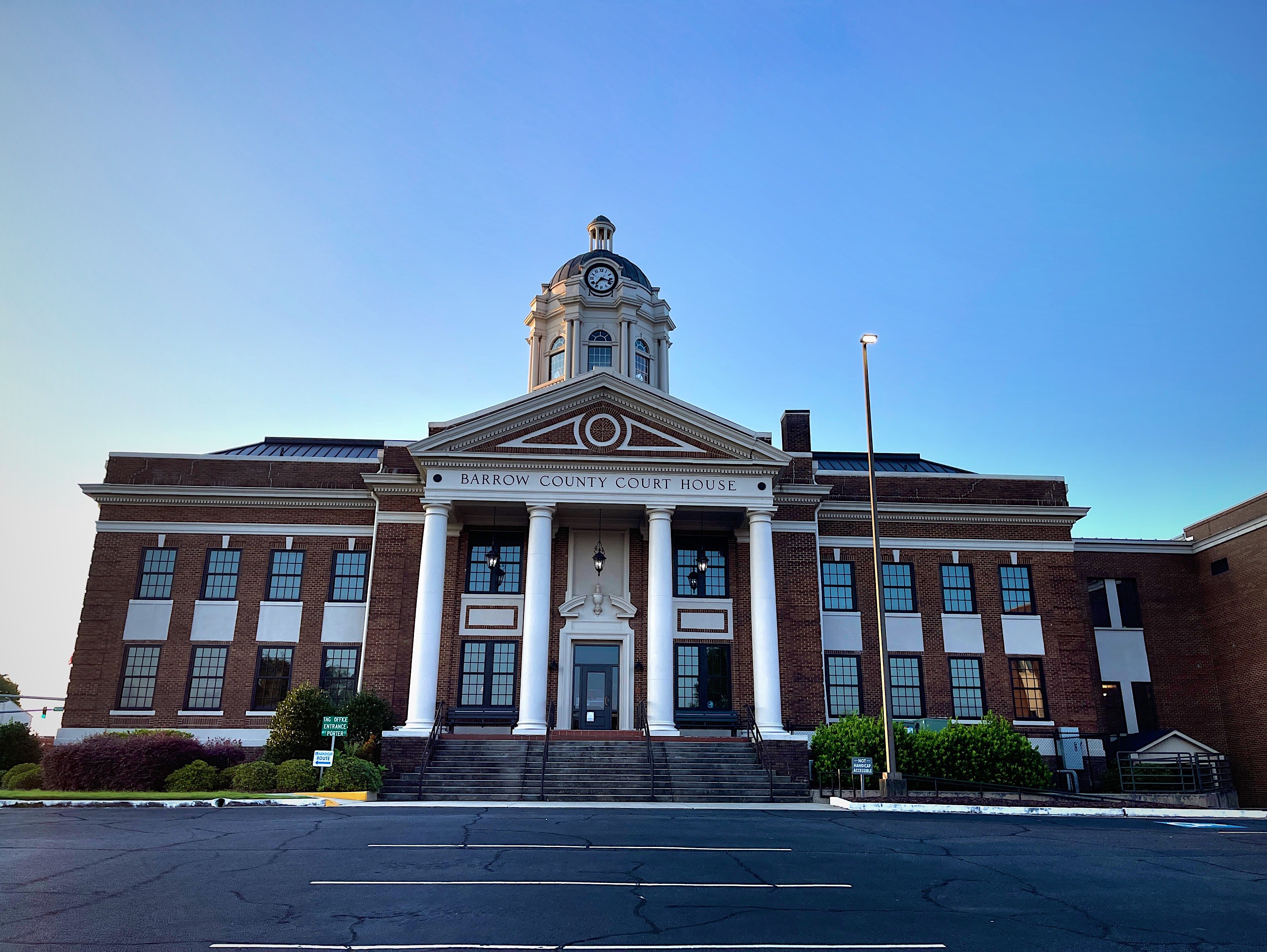 Locations Hub - Barrow County Historic Courthouse
