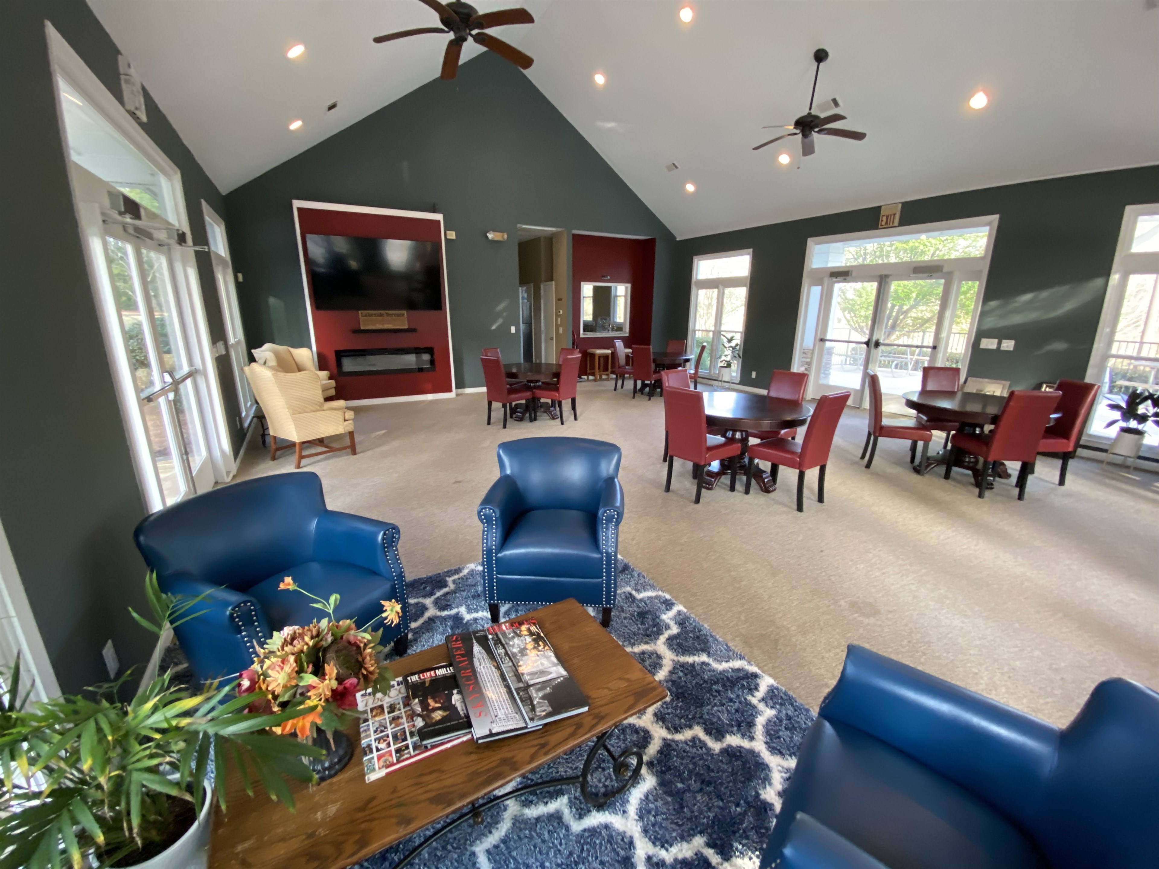 Locations Hub - Edgewater Lakeside Terrace