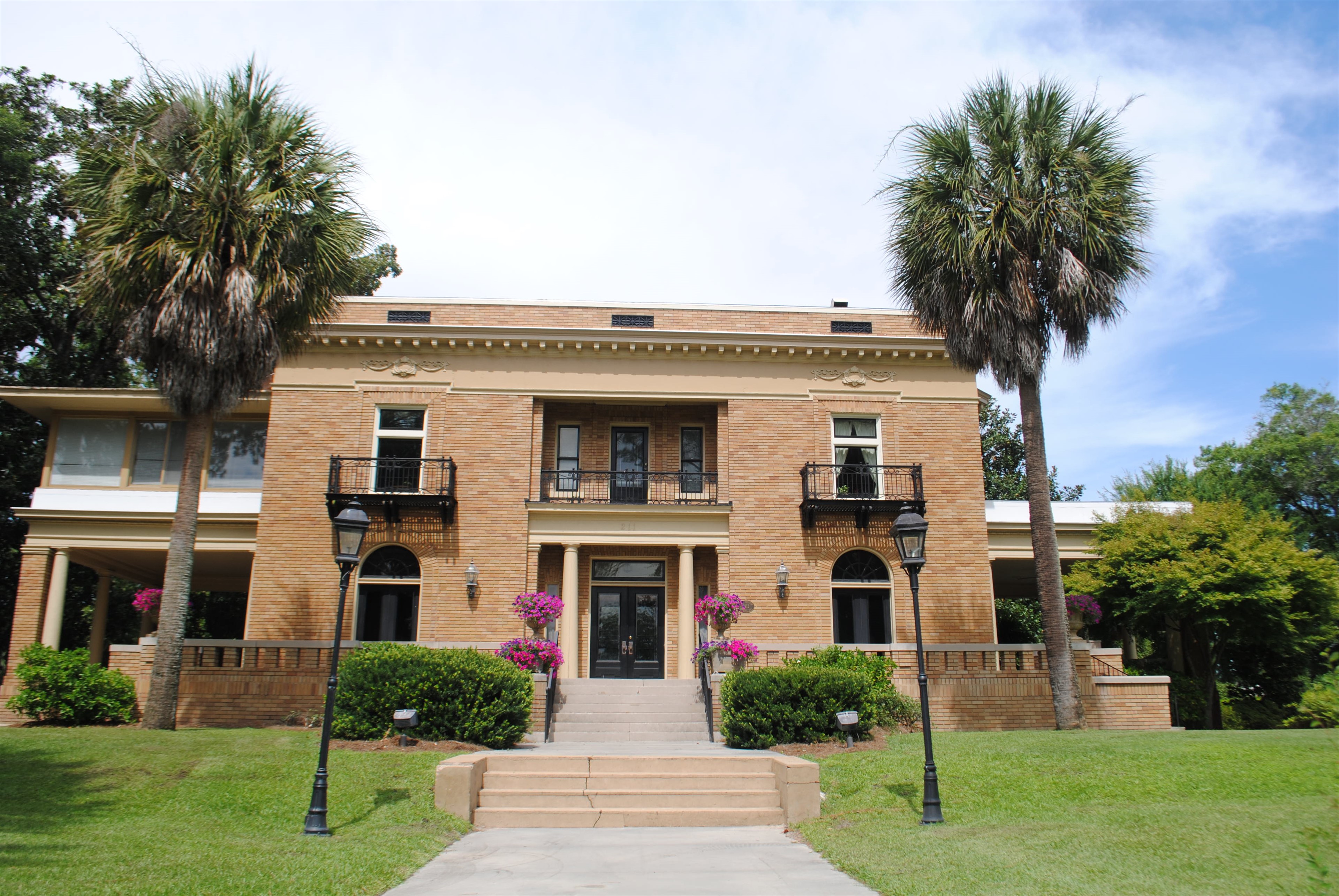 Locations Hub - Ashley Slater House