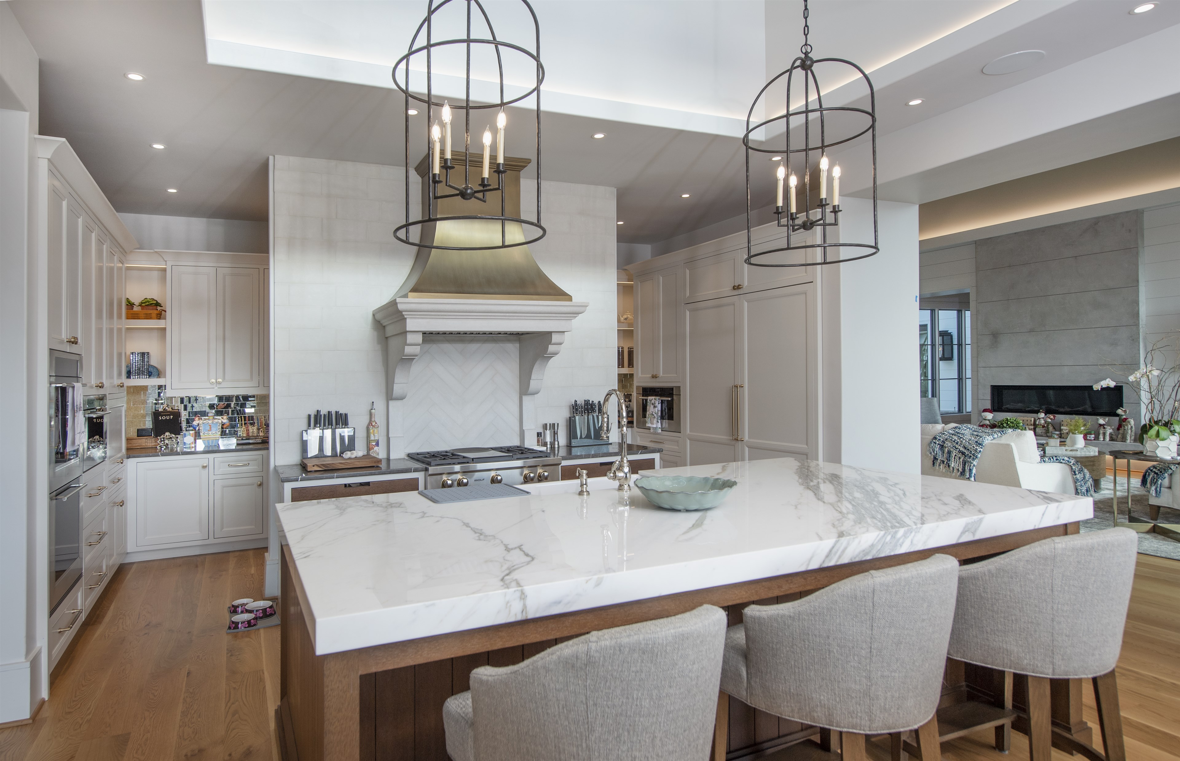 Locations Hub - Modern Farmhouse with Oasis Backyard, Infinity Pool