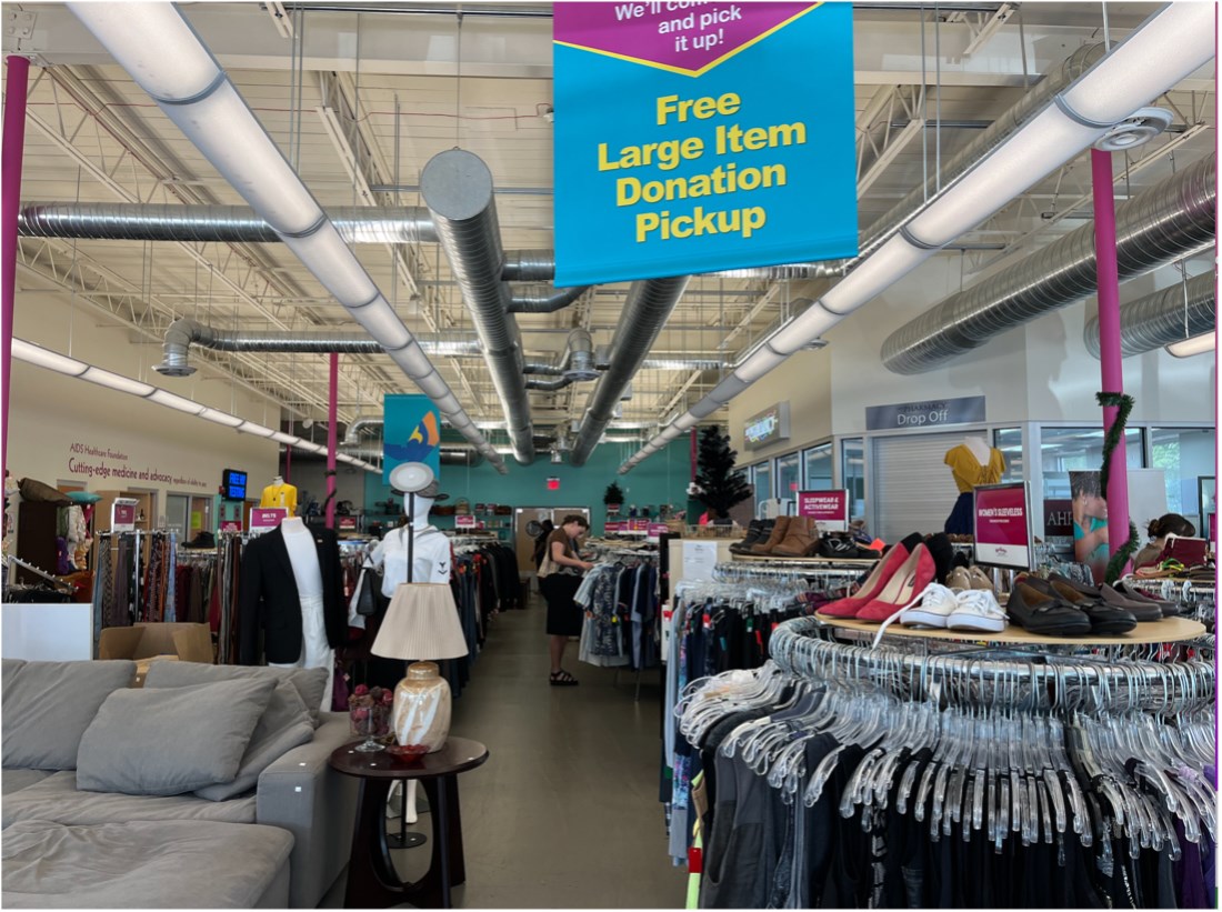 Locations Hub - RETAIL STOREFRONT WITH MODERN INTERIOR & PHARMACY AREA ...