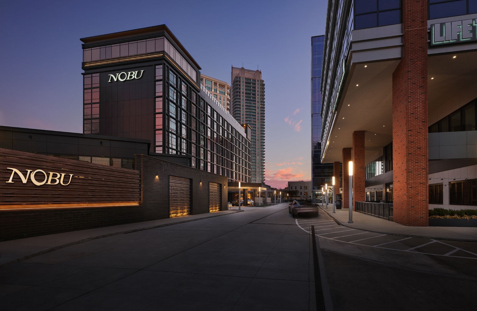 Locations Hub - Phipps Plaza