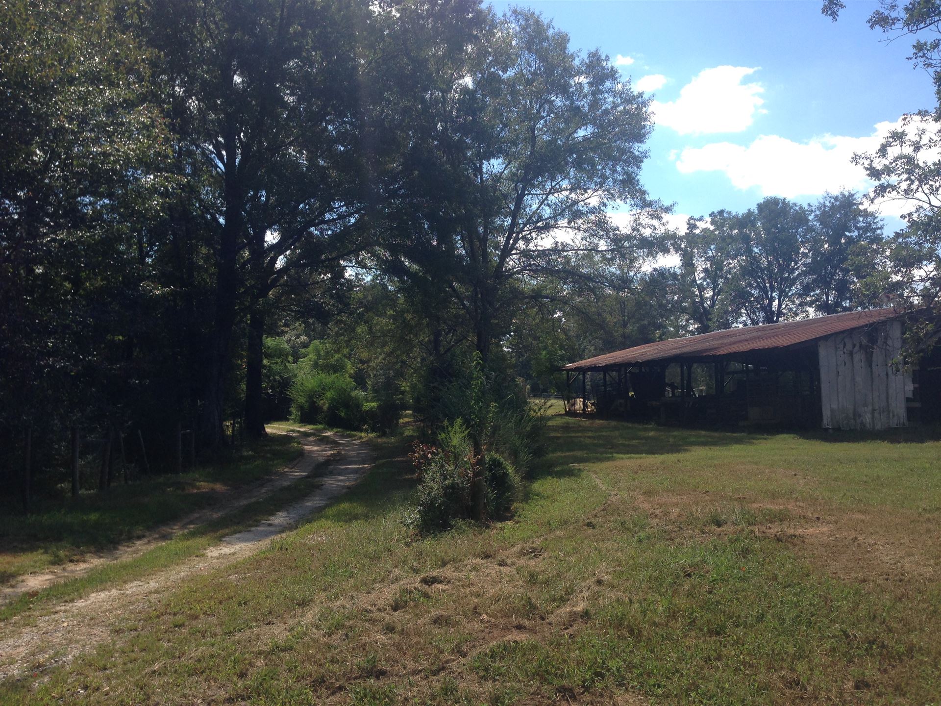 Locations Hub - 600 Acre Farm w/5 Houses