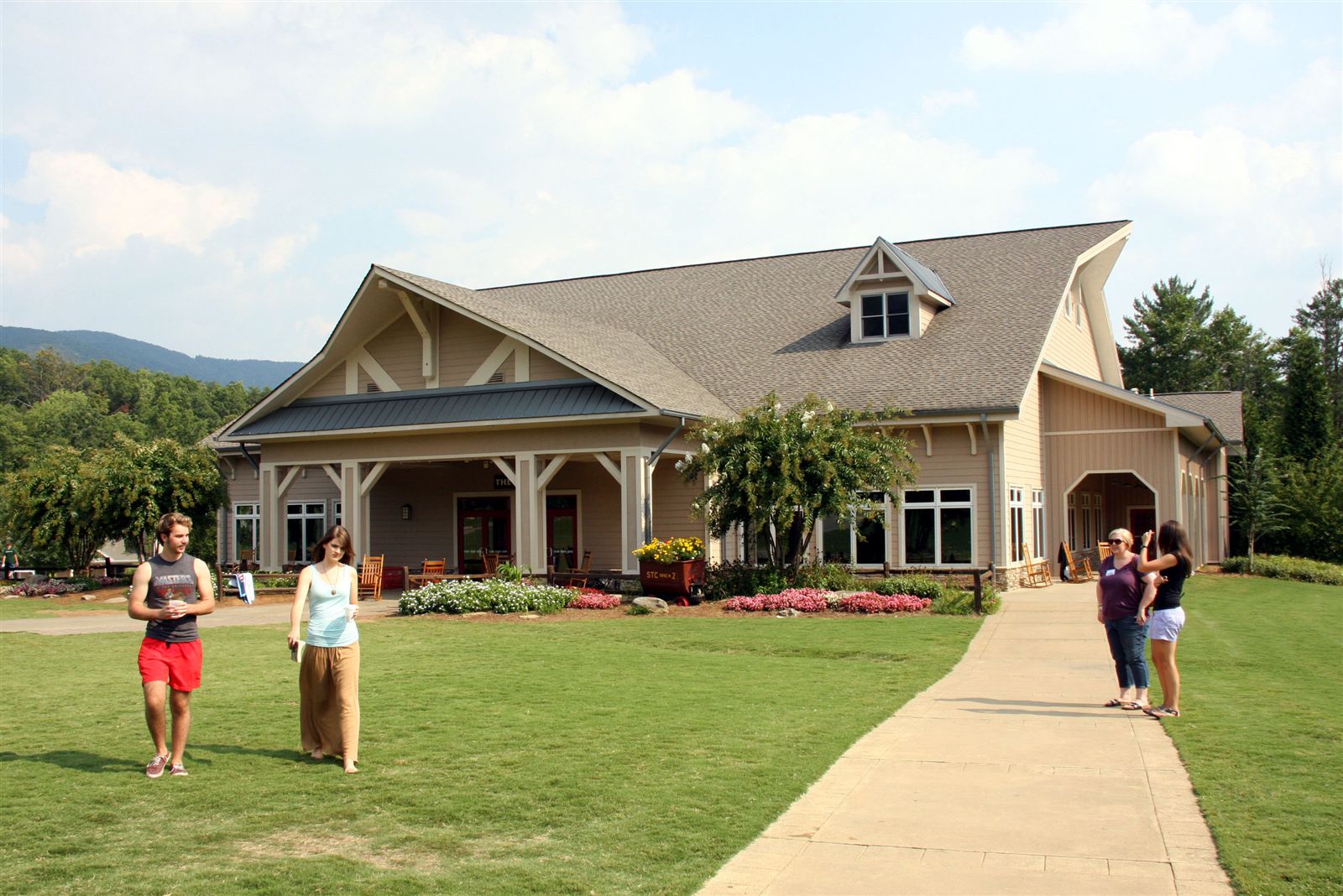 Locations Hub - Sharptop Cove Younglife Camp